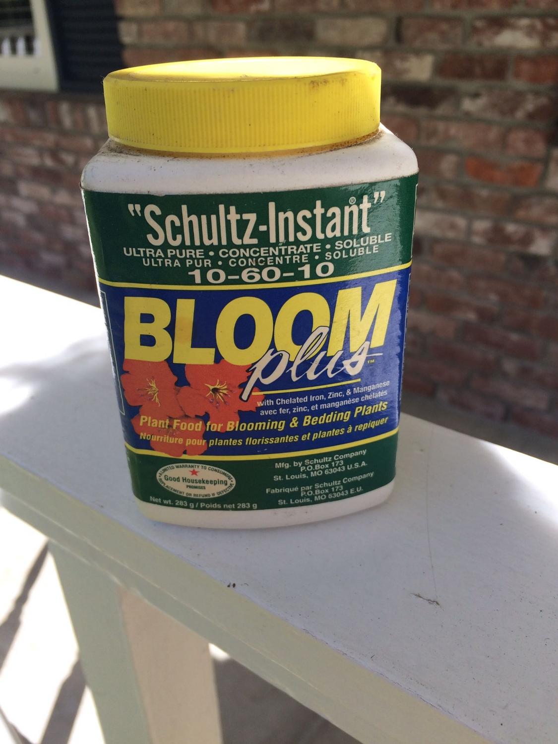 Schultz Instant Bloom Plus Plant Fertilizer | Country Barn Farm Market ...